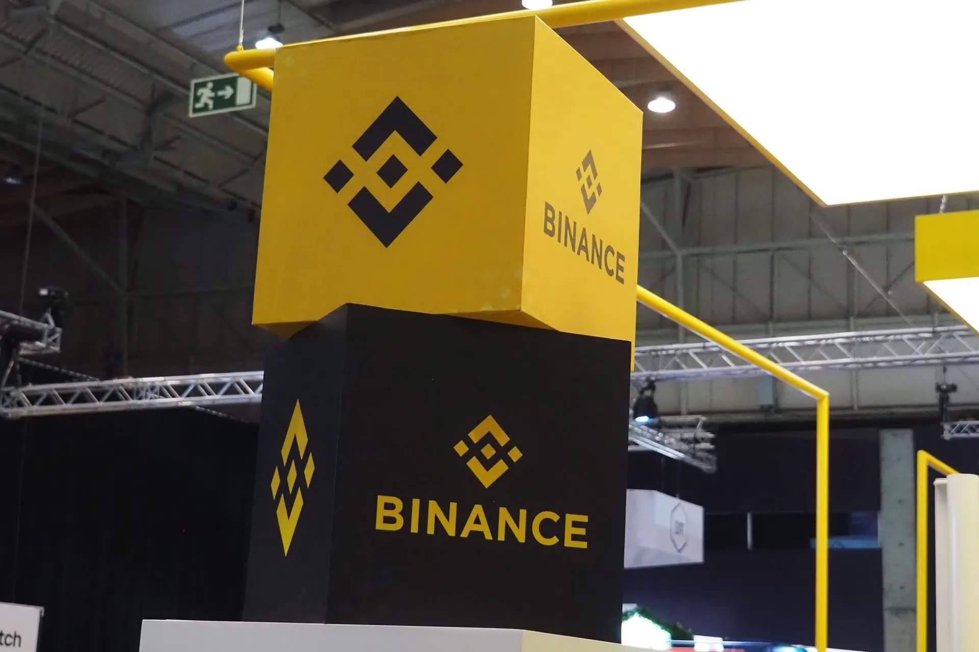 Binance đáp trả cáo buộc của Reuters về việc trộn tiền khách hàng