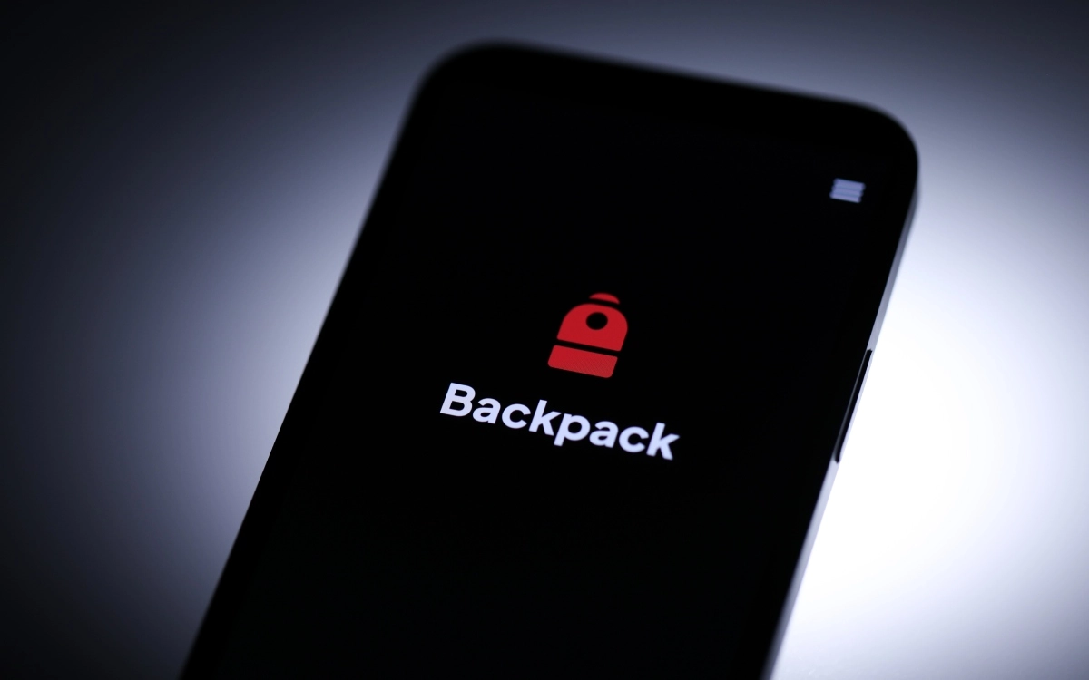 Tranh cãi xoay quanh thương vụ Backpack mua lại FTX EU