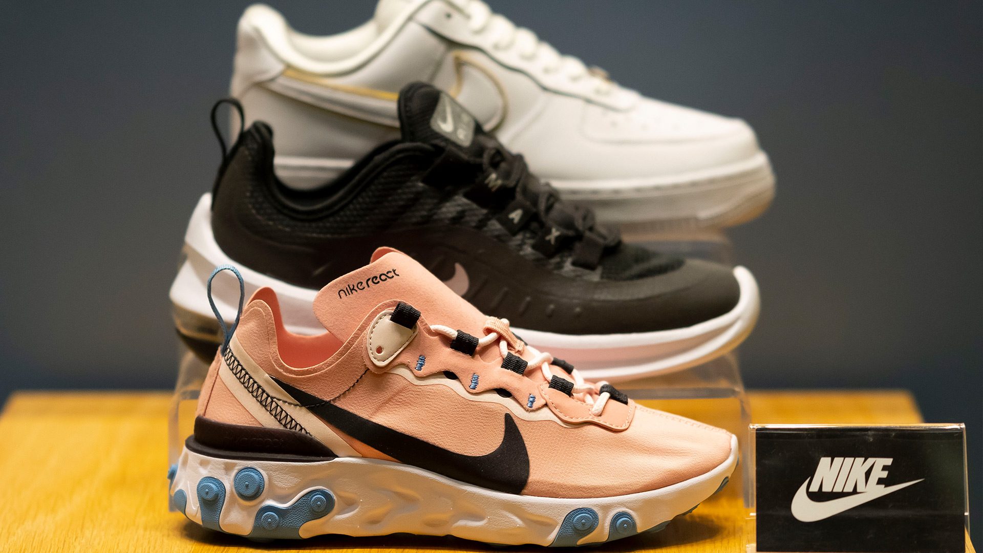 Nike sẽ token hoá các đôi giày của mình trên blockchain Ethereum